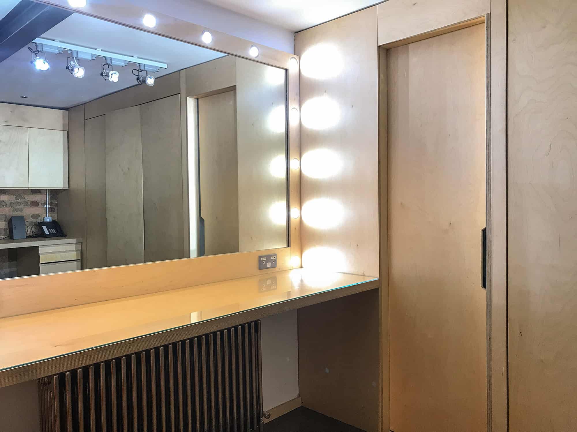 Jonathan Knowles Photography - Biography and Contact Details